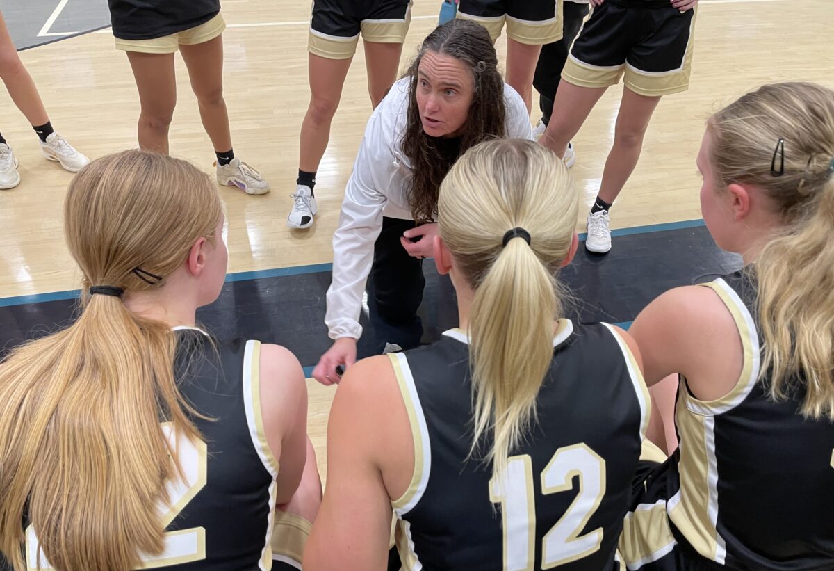 Girls basketball: Davis goes wire to wire in region win at Farmington ...